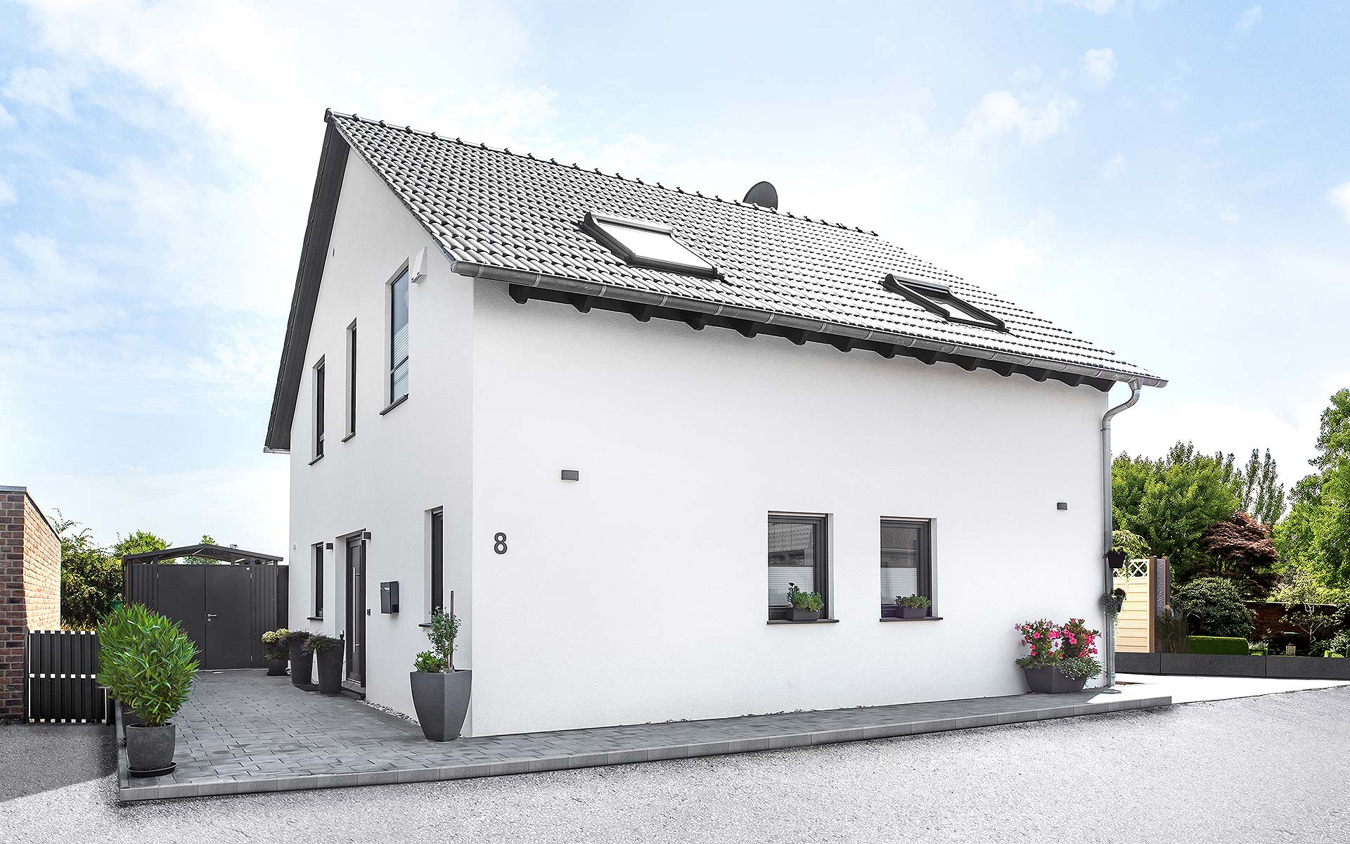 Einfamilienhaus: Fertighaus-Familienhaus im klassischen Stil