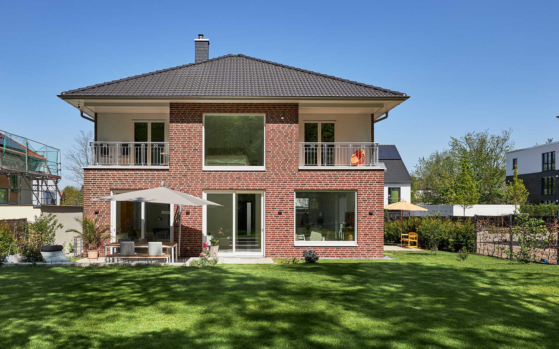 Einfamilienhaus: Fertighaus-Stadtvilla / Villa im luxuriösen Stil