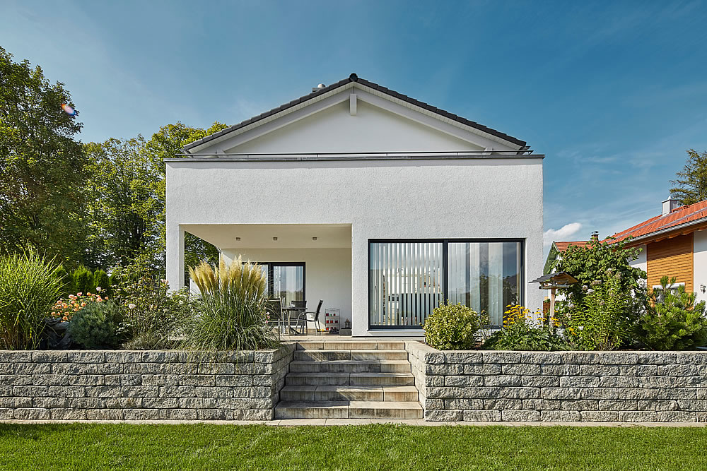 Musterhaus Fertighaus Satteldach Landhaus 139 von LUXHAUS Vertrieb GmbH ...